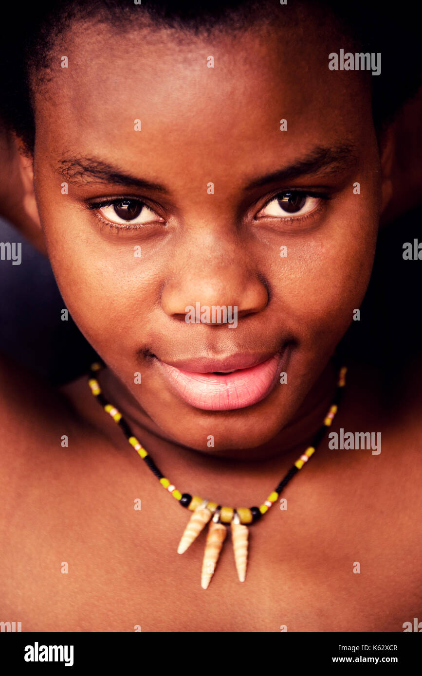 African beauty hi-res stock photography and images - Alamy