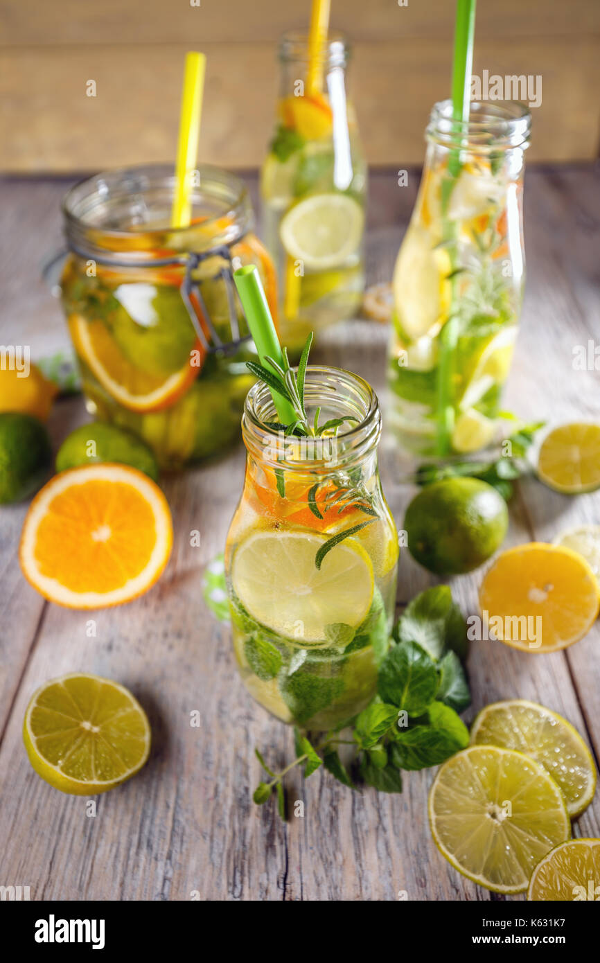 Cold refreshing lemonade lemon hi-res stock photography and images - Alamy