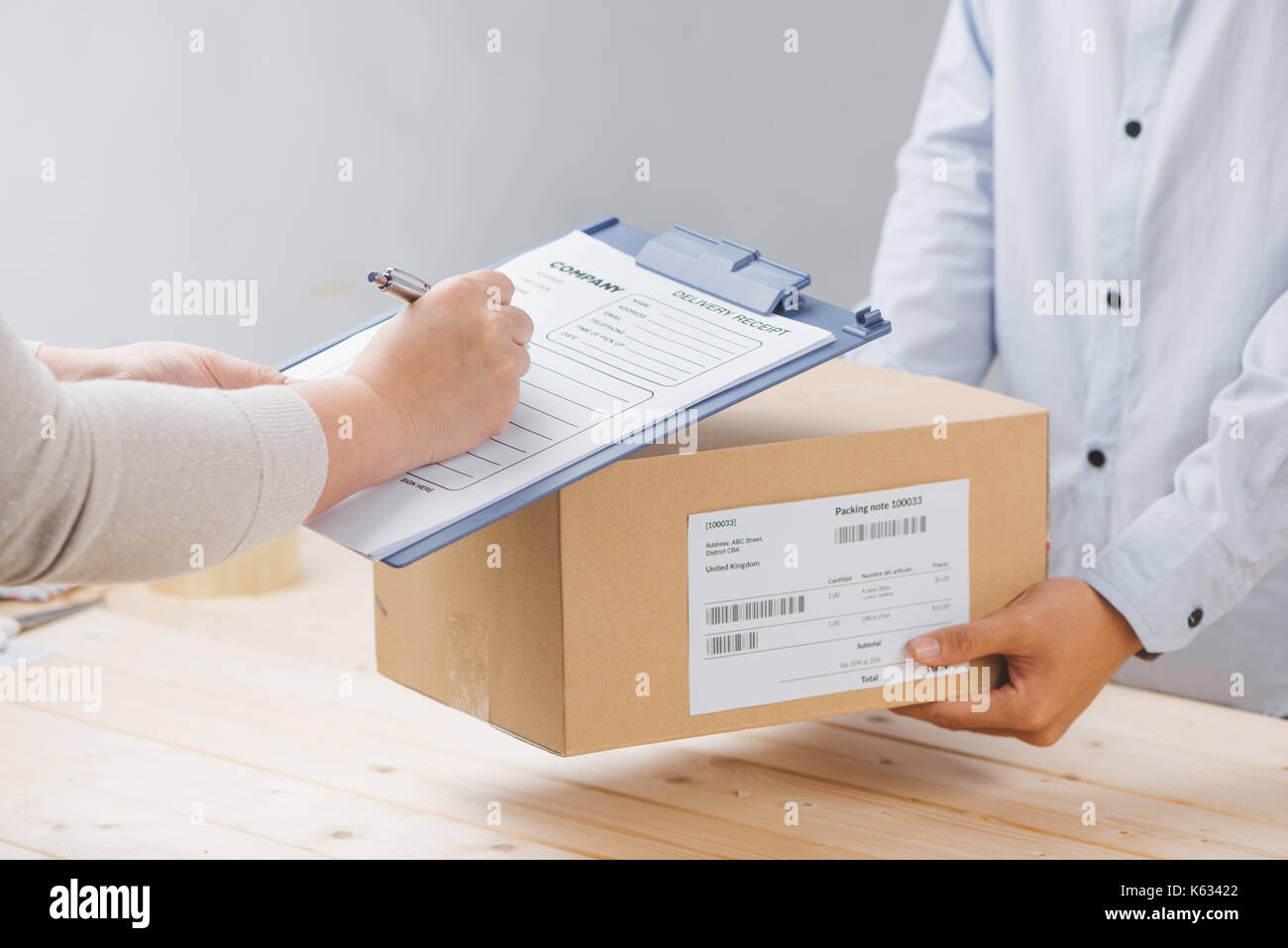 Signing Up For Receipt High Resolution Stock Photography and Images - Alamy