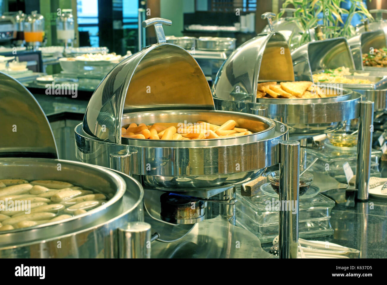 Buffet pan hi-res stock photography and images - Alamy