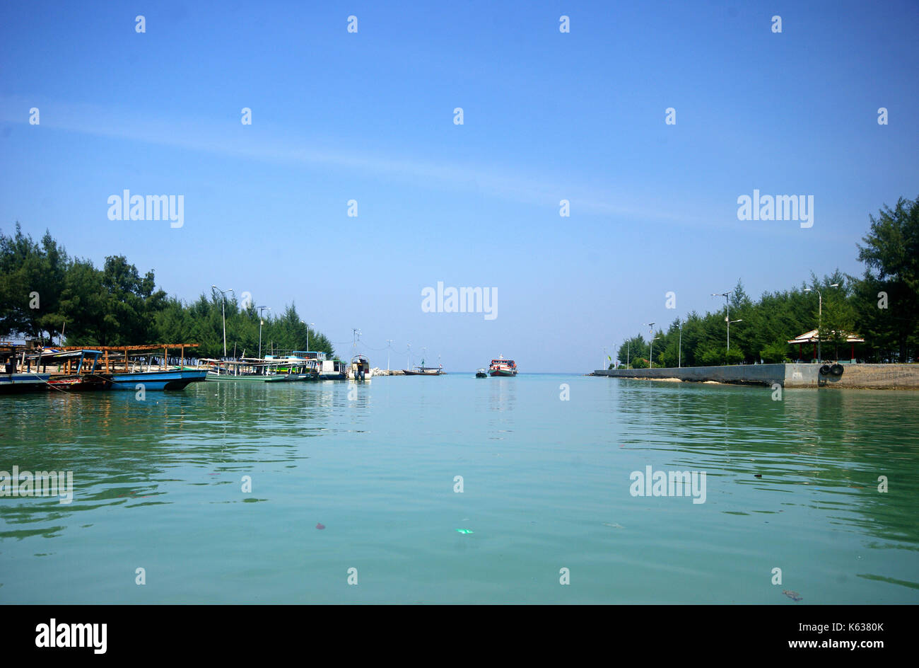 Pari island hi-res stock photography and images - Alamy