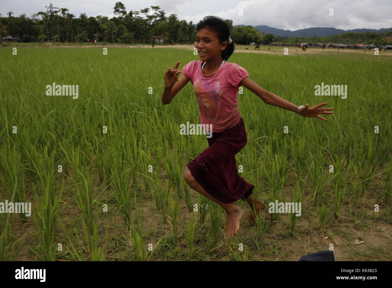 Rohingya children playing hi-res stock photography and images - Alamy