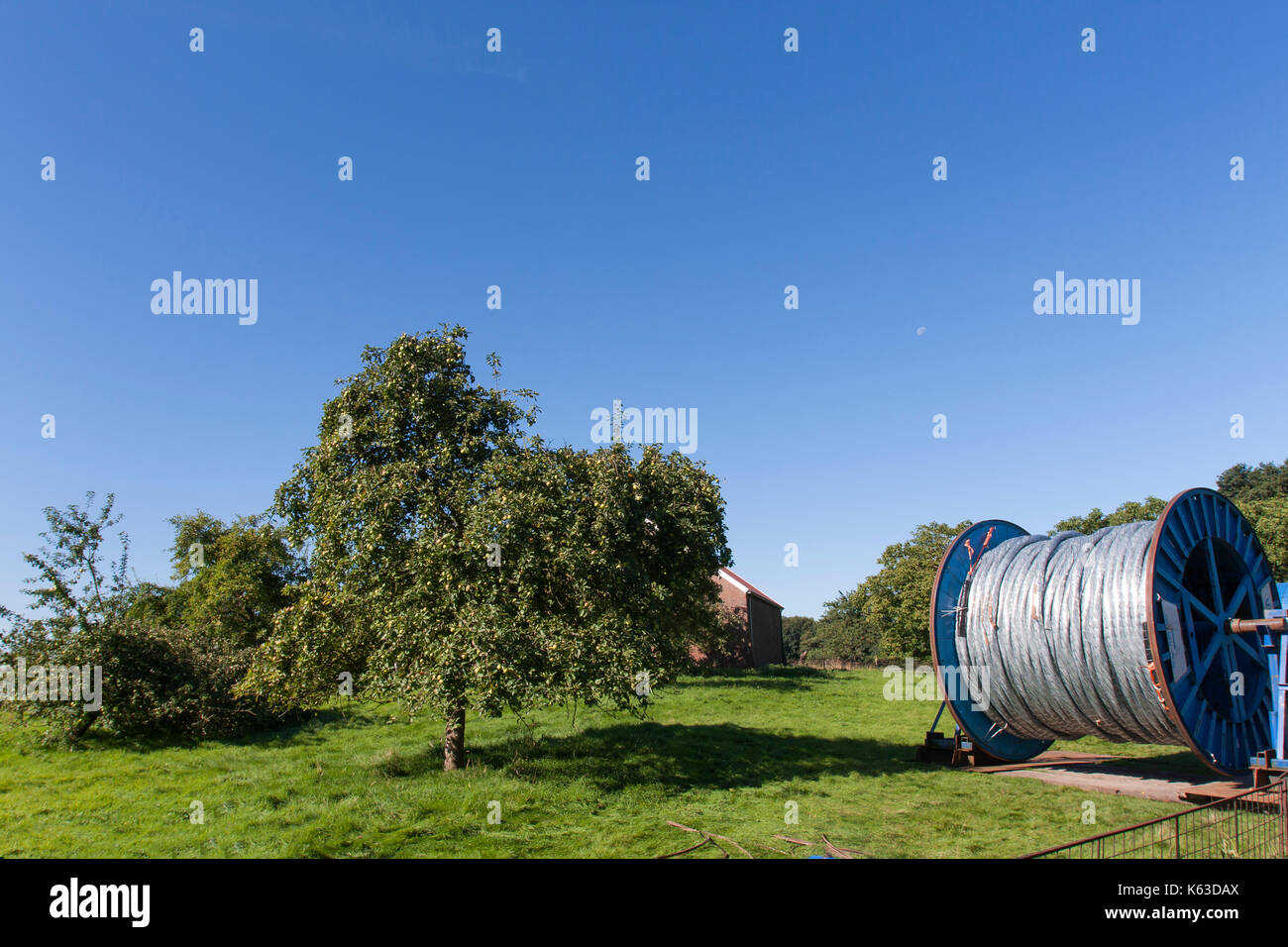 Big cable drum hi-res stock photography and images - Alamy
