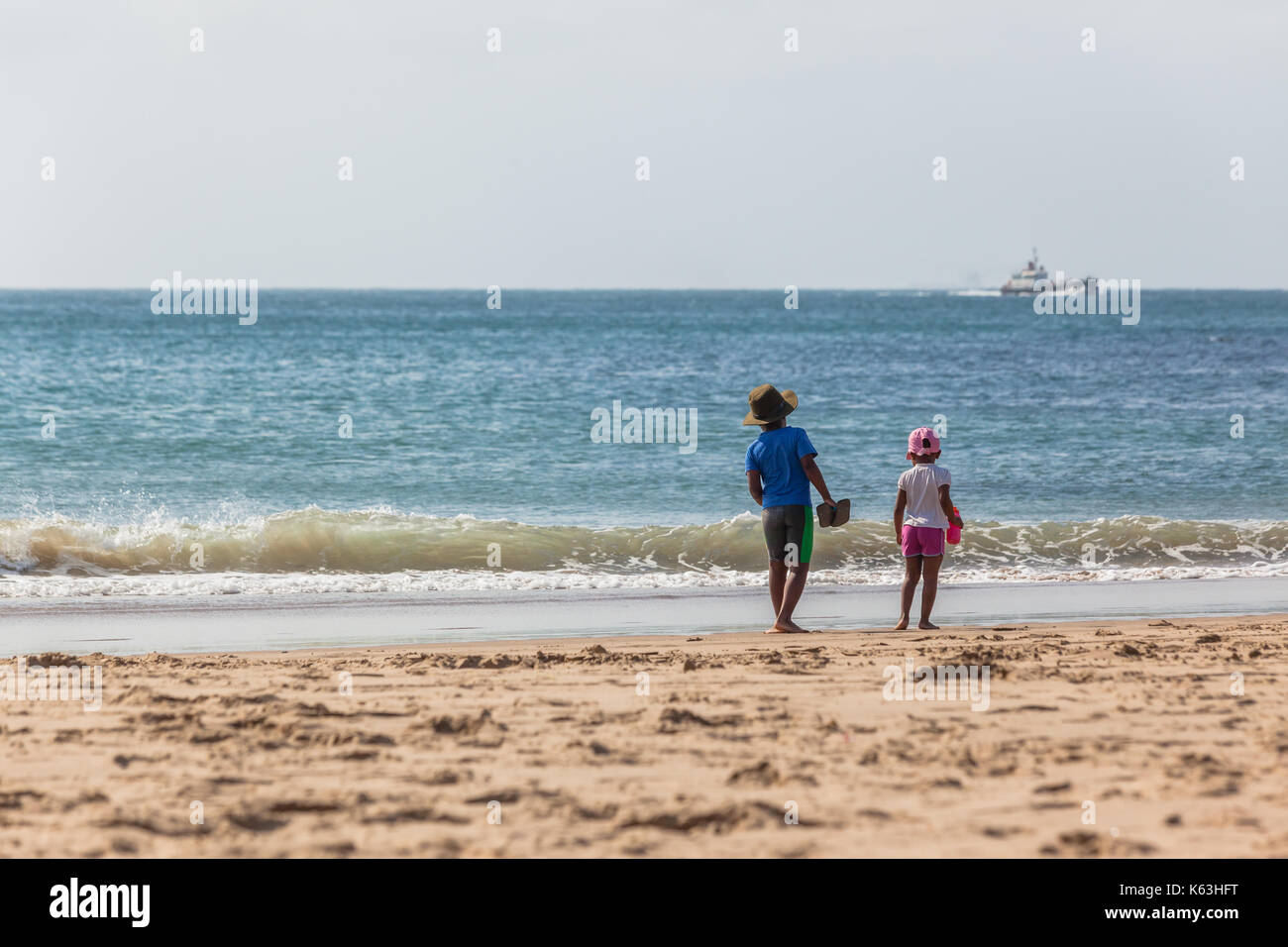 African boy and girl hi-res stock photography and images - Alamy