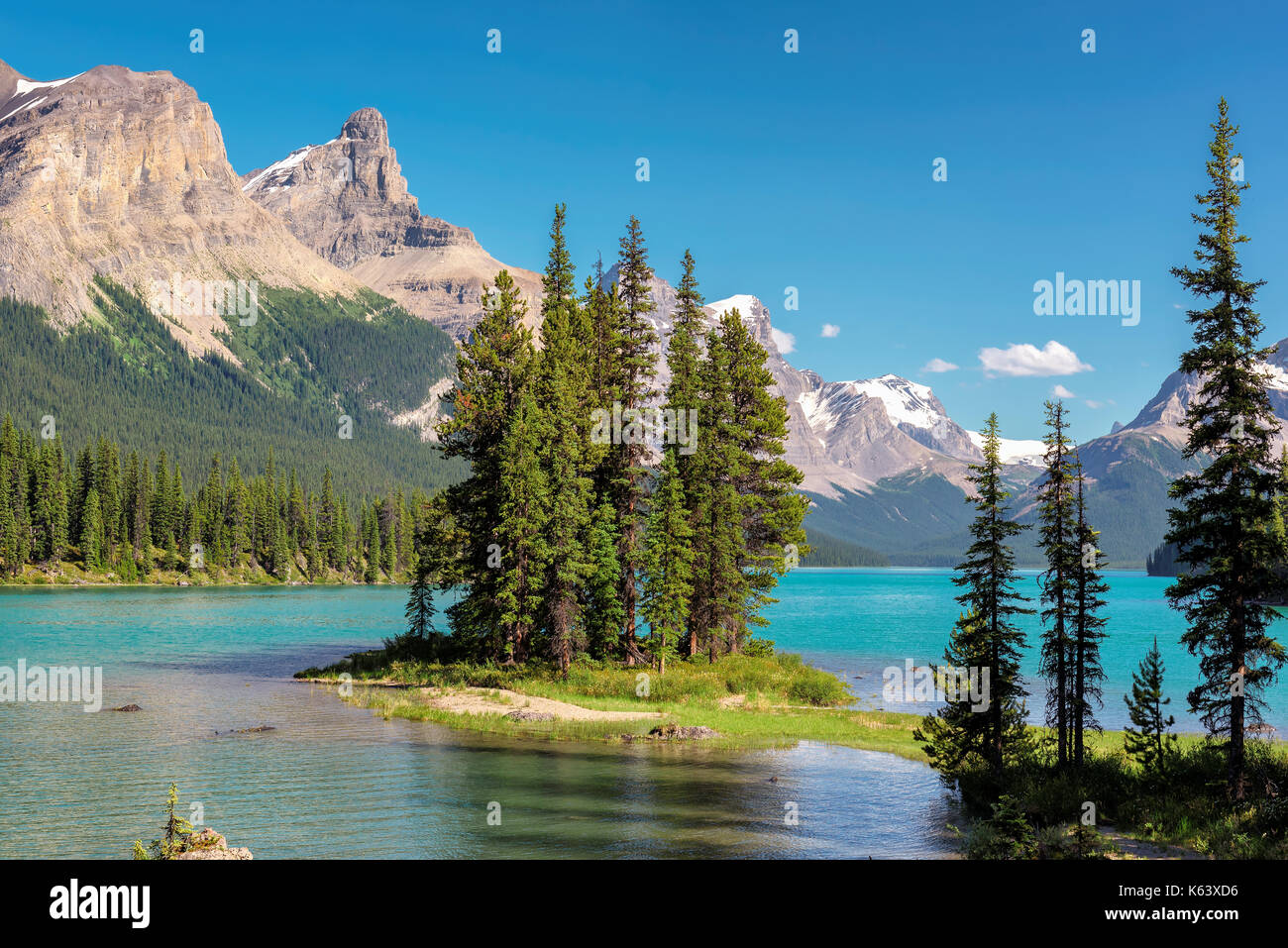 Spirit island in the Maligne Lake, Jasper National Park, Canada Stock ...