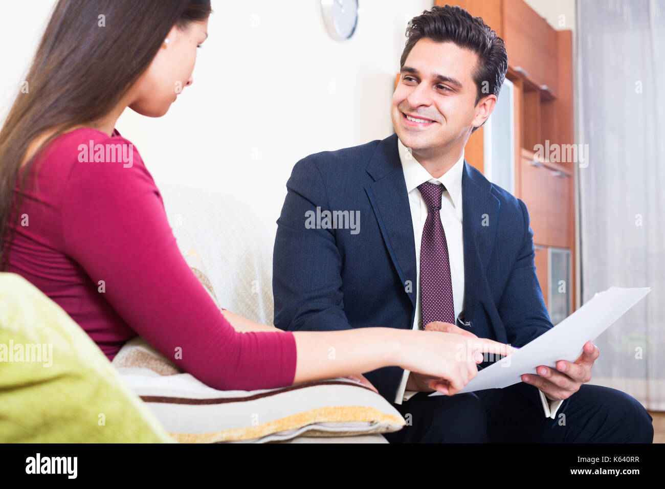 Agent explaining people indian hi-res stock photography and images - Alamy