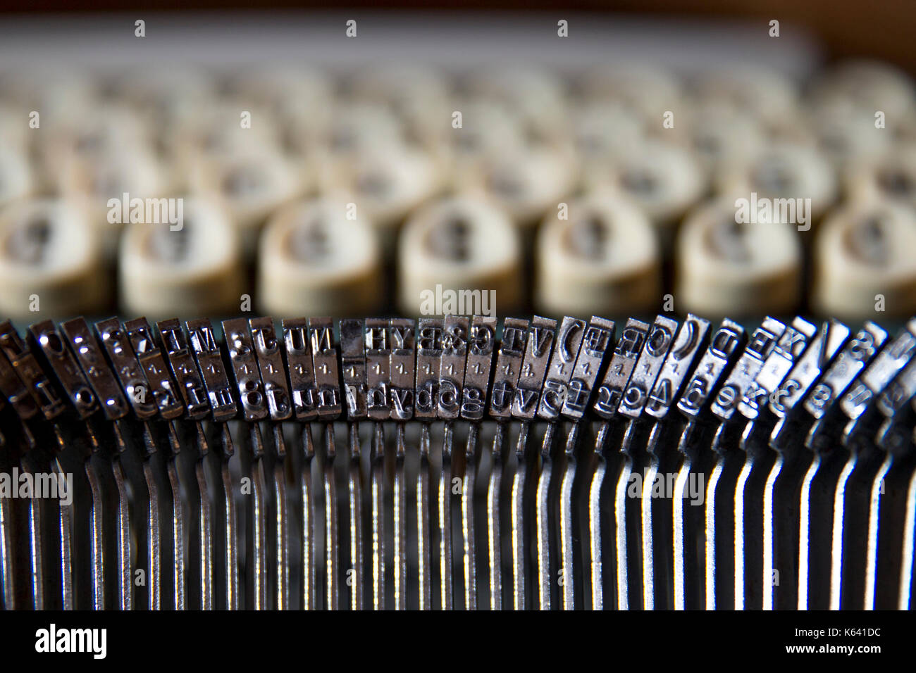 Mechanical typewriters hi-res stock photography and images - Alamy
