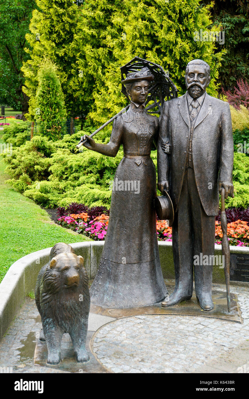 Statue of George Armitstead Former Mayor of Riga, with wife and dog at ...