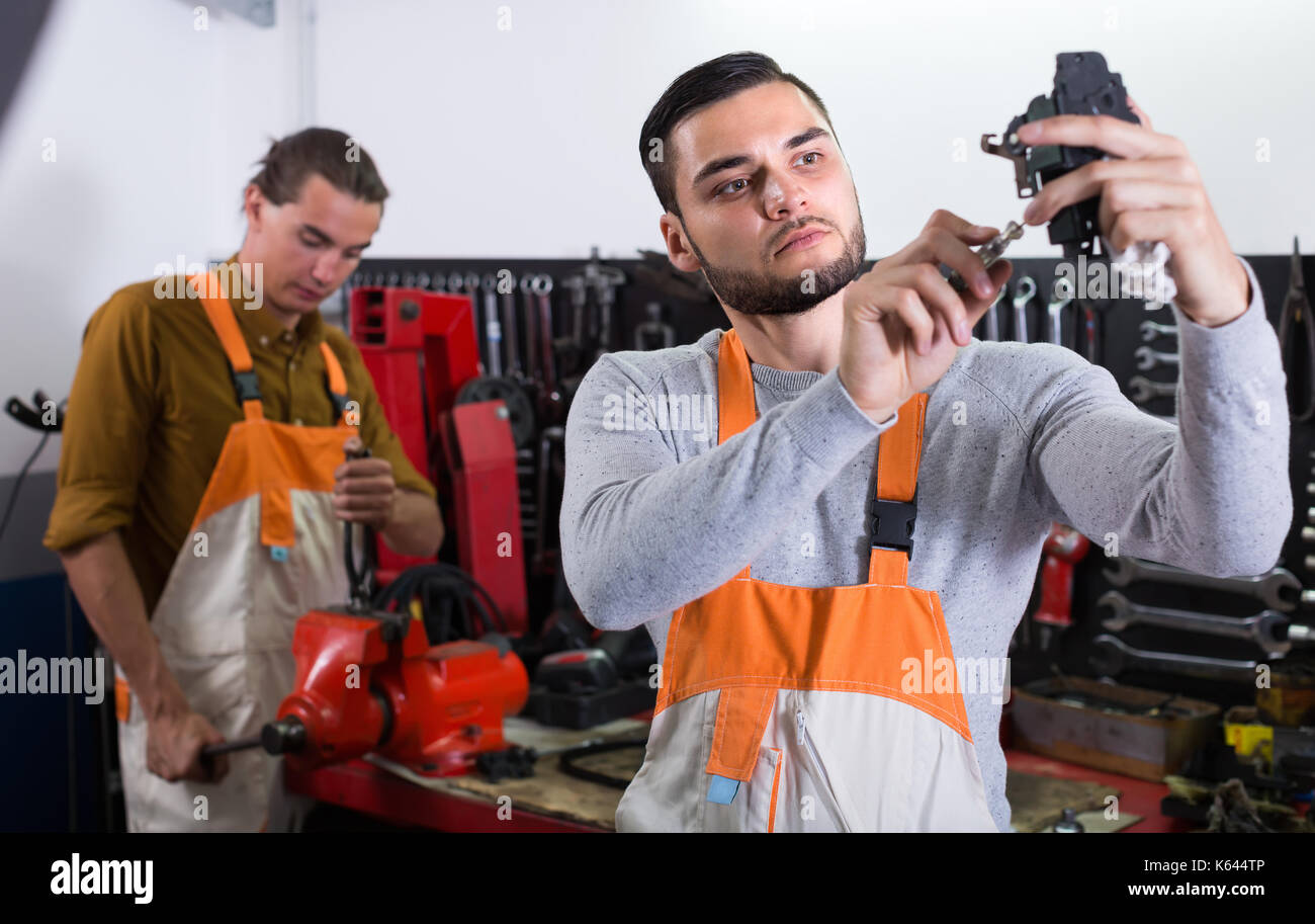 Toiling hi-res stock photography and images - Alamy