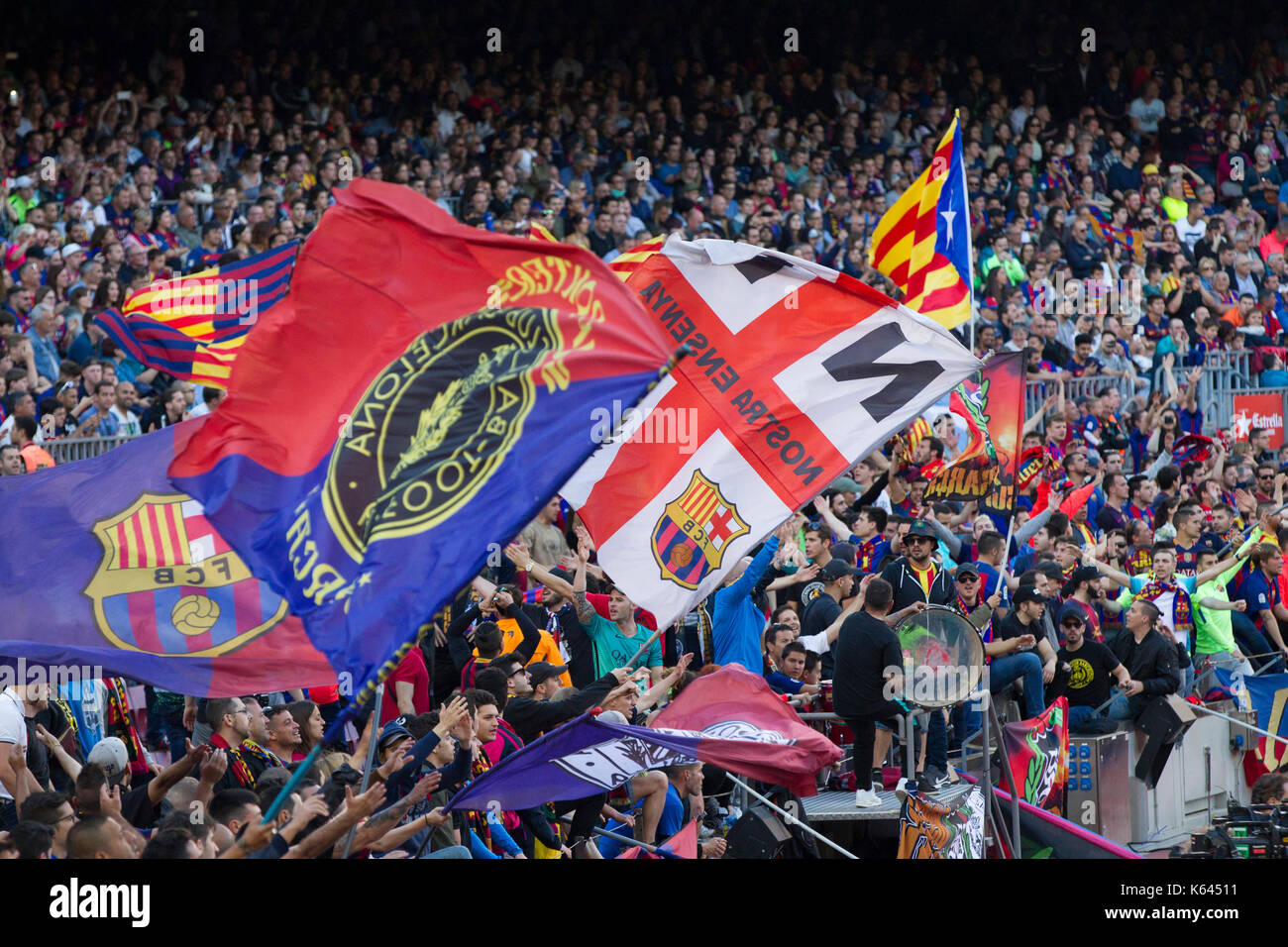 Team members cheering hi-res stock photography and images - Alamy