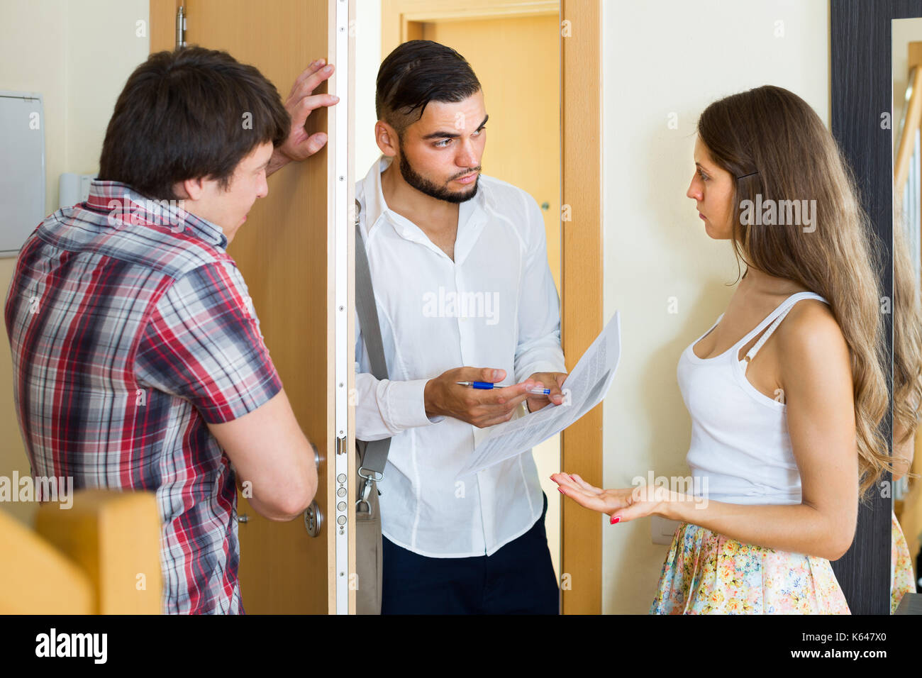Bank business family talk hi-res stock photography and images - Alamy