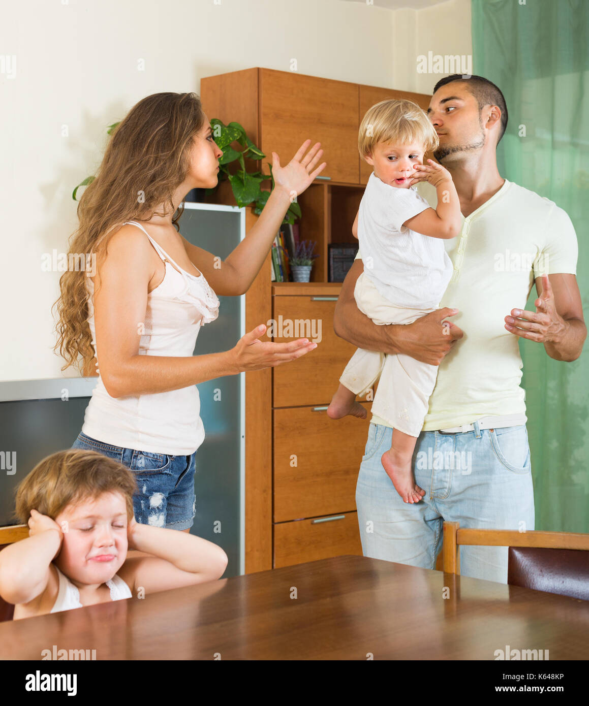Couple arguing children hi-res stock photography and images - Alamy