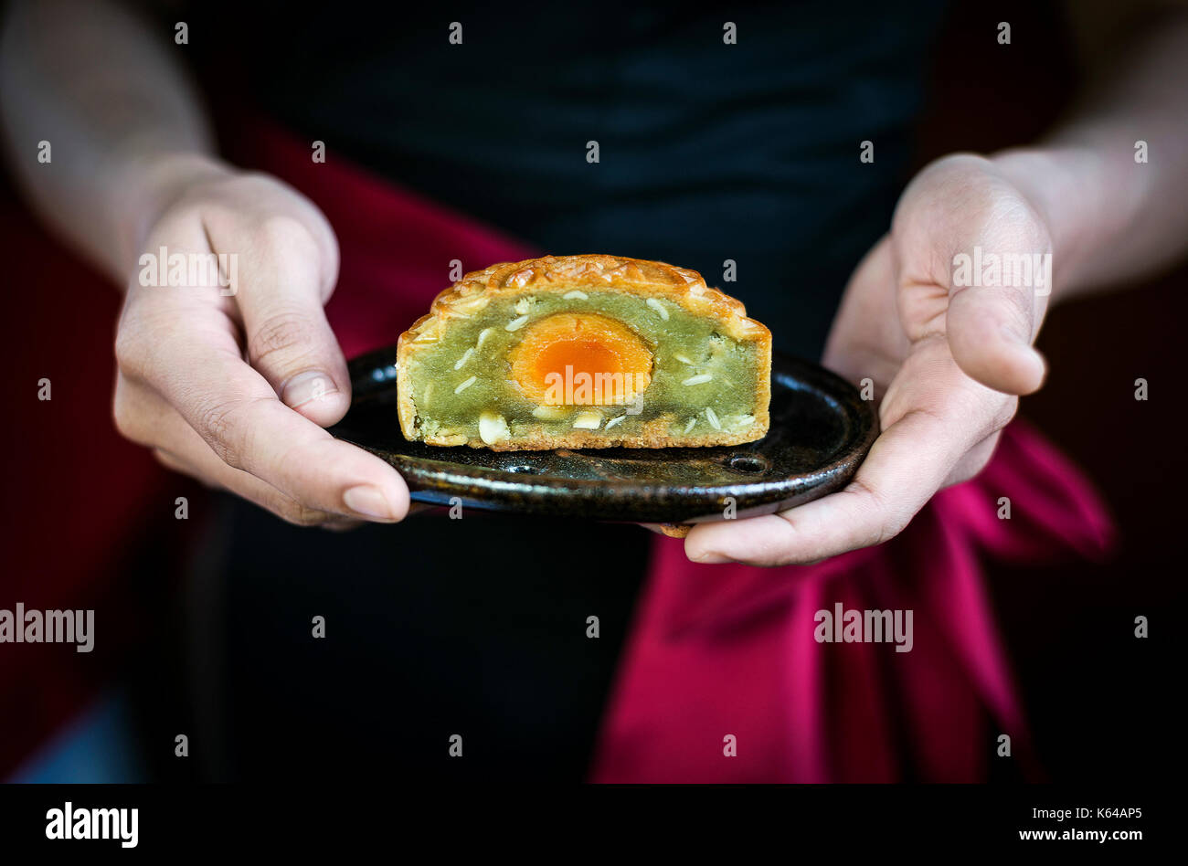 Mooncake chinese cut open hi-res stock photography and images - Alamy