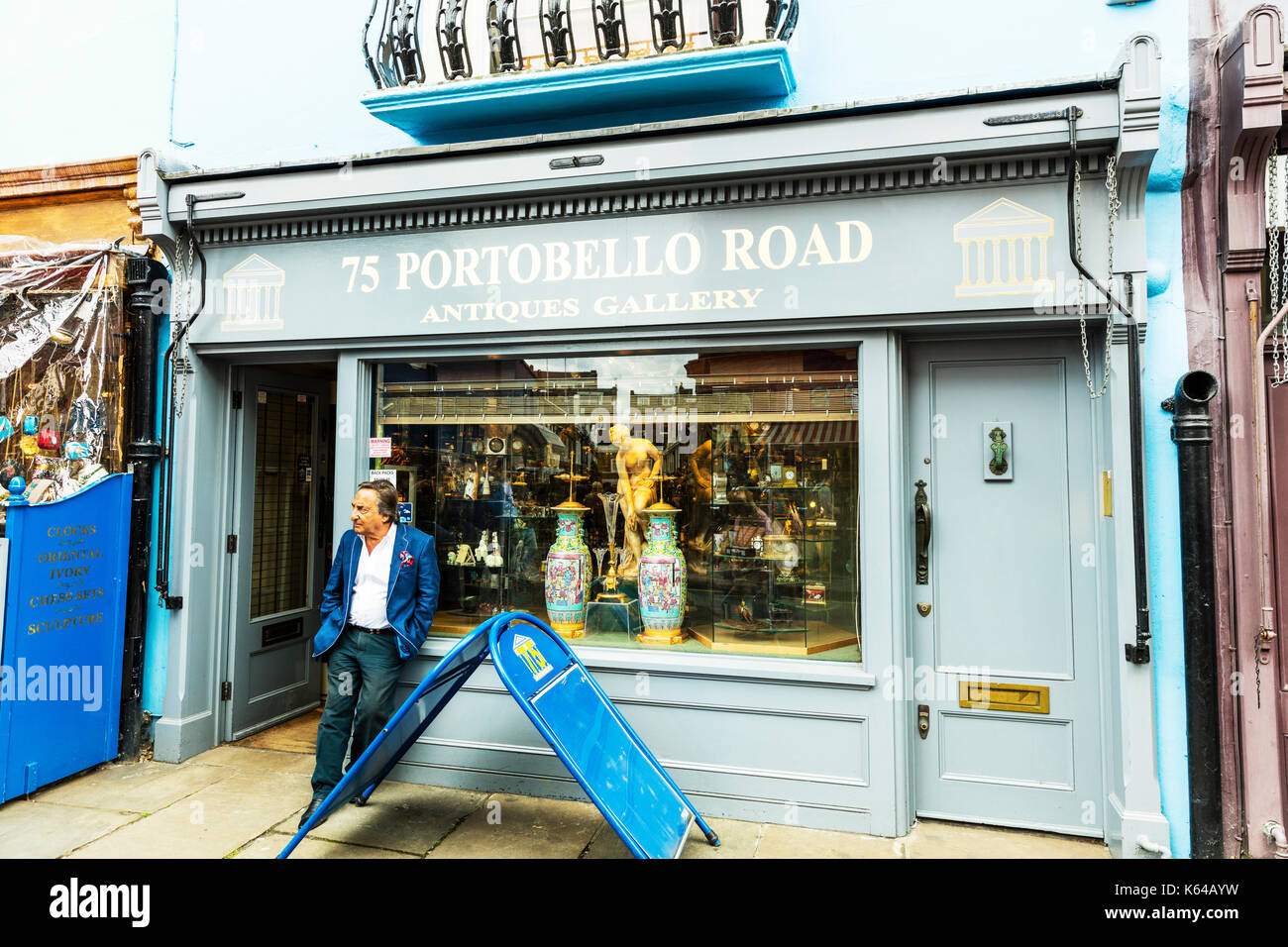 Antiuques hi-res stock photography and images - Alamy