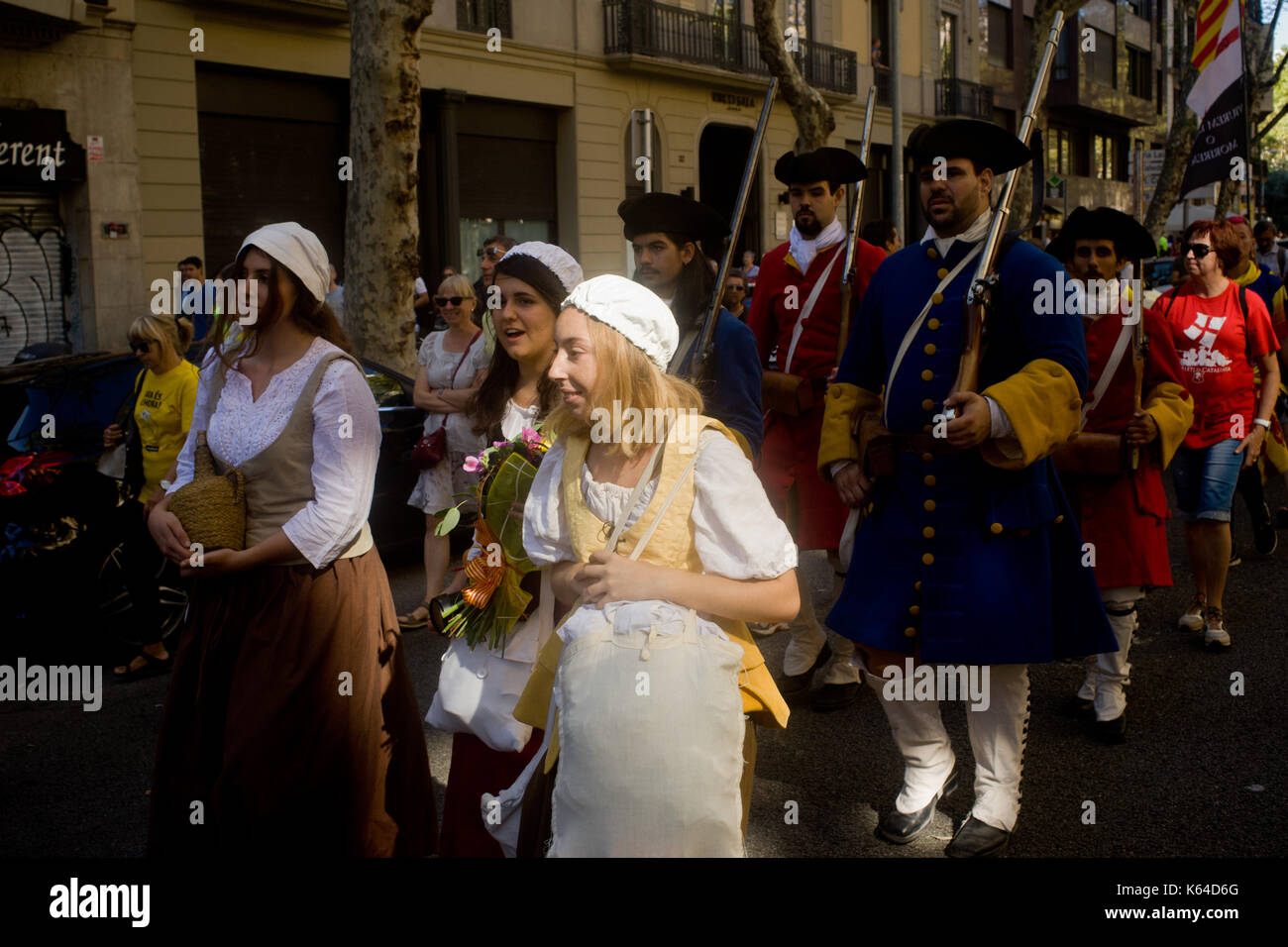 Barcelona, Spain. 11th Sep, 2017. People dressed in traditional ...