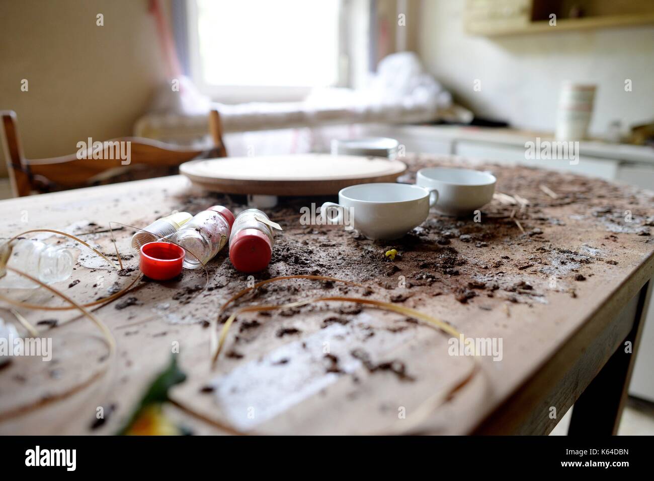 Rotten house hi-res stock photography and images - Alamy
