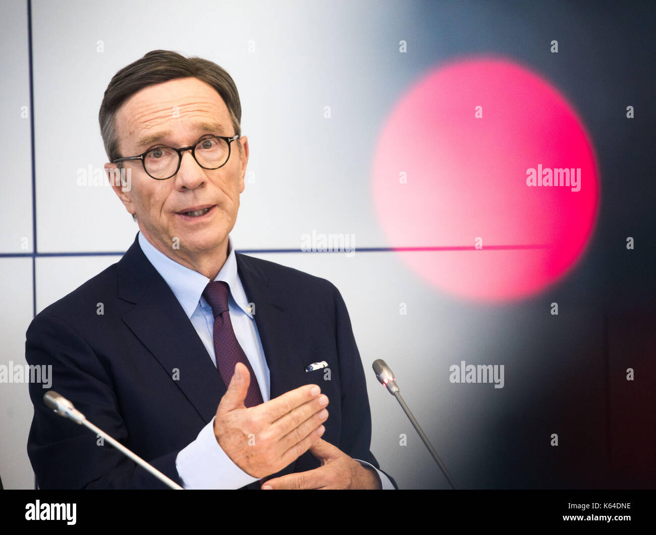 Matthias Wissmann, president of the automotive industry association ...