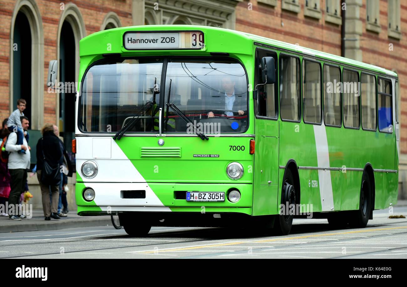 Historical bus hi-res stock photography and images - Alamy