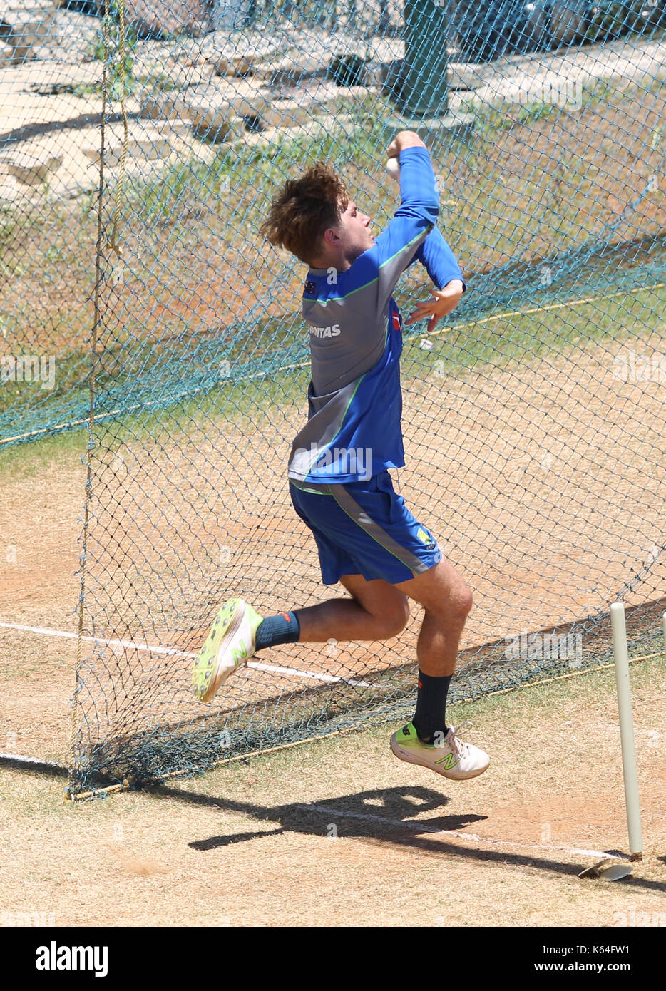 Leg spinner hi-res stock photography and images - Alamy