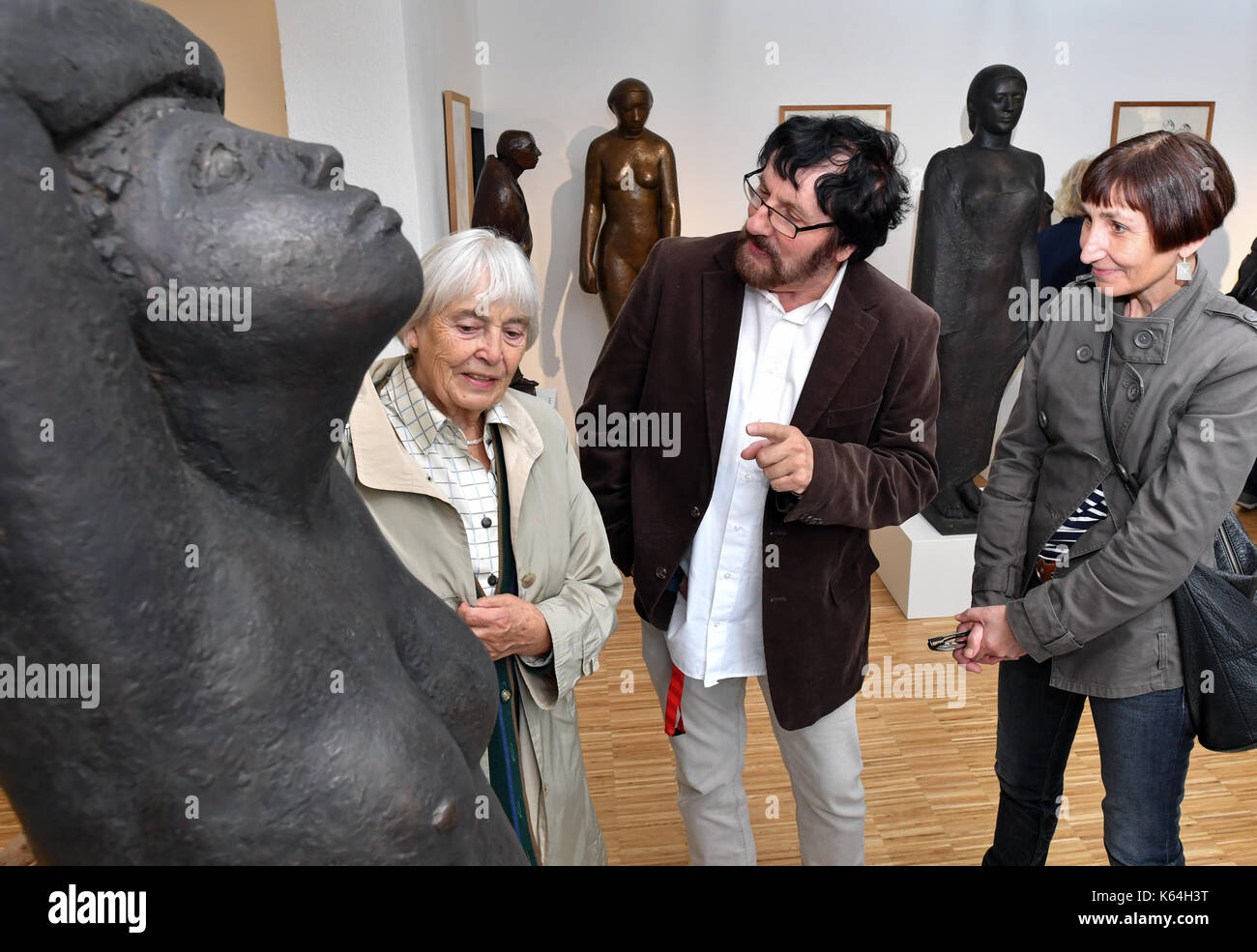 dpatop - 85-year-old Christa Sander (L) from Berlin, former master ...