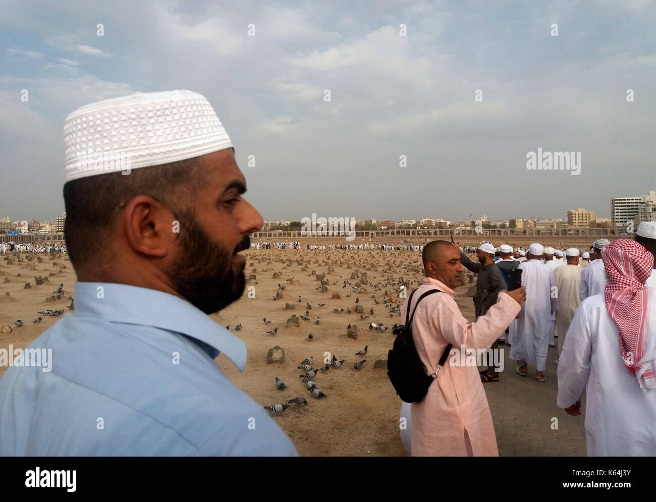 Medina saudi arabia family hi-res stock photography and images - Alamy