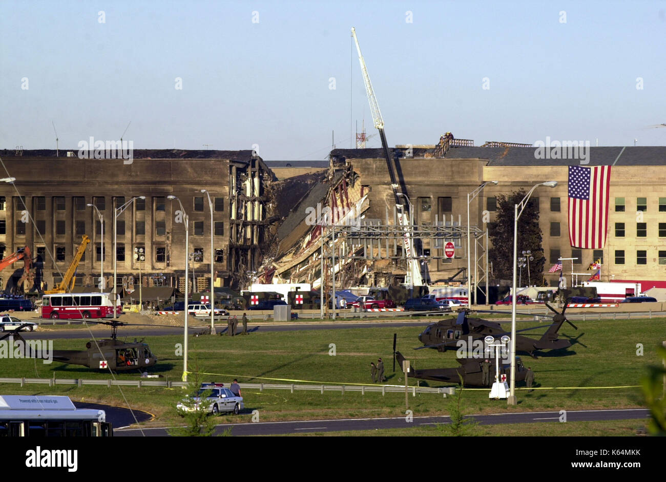World trade center attack 2001 plane hi-res stock photography and ...