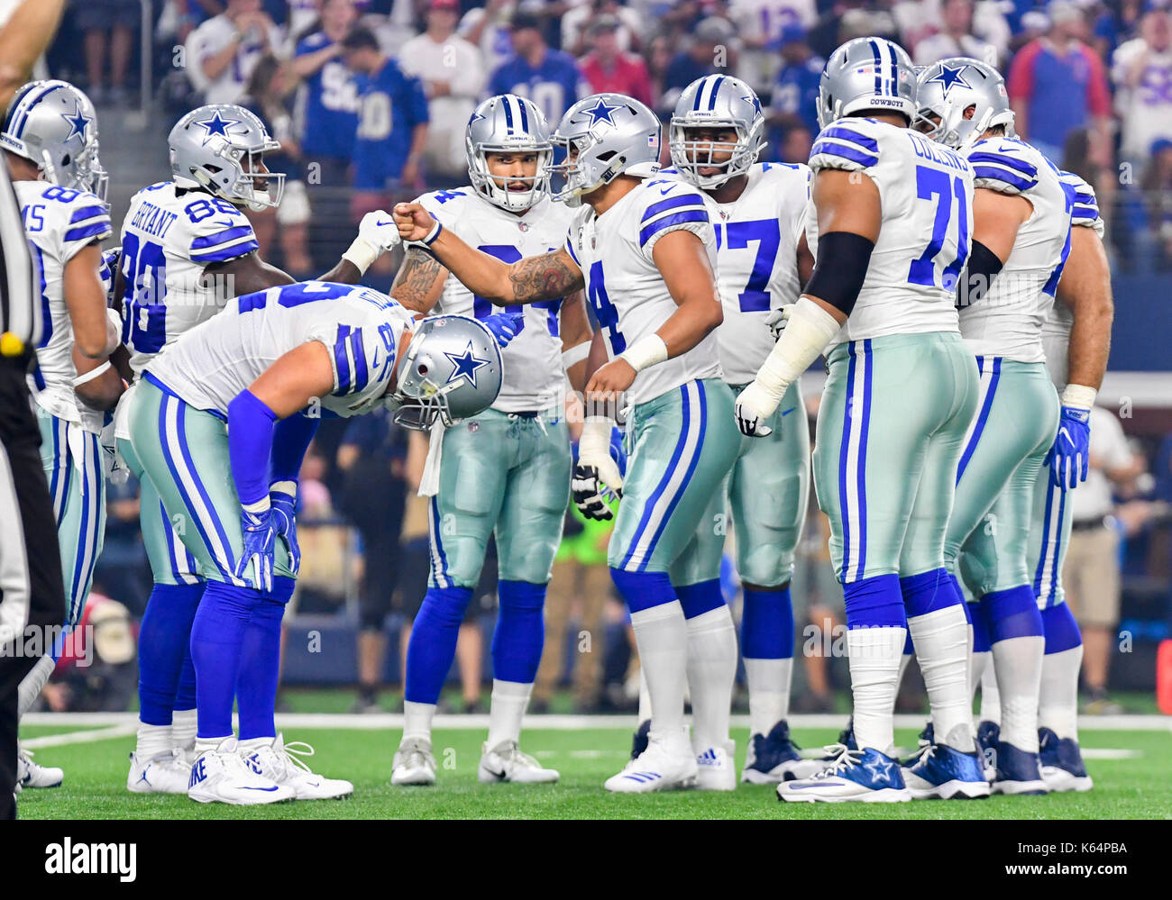 Dallas cowboys huddle hi-res stock photography and images - Alamy