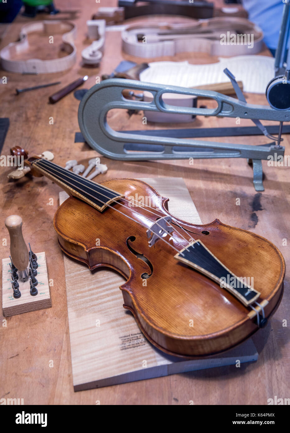 Andrea amati violin hi-res stock photography and images - Alamy