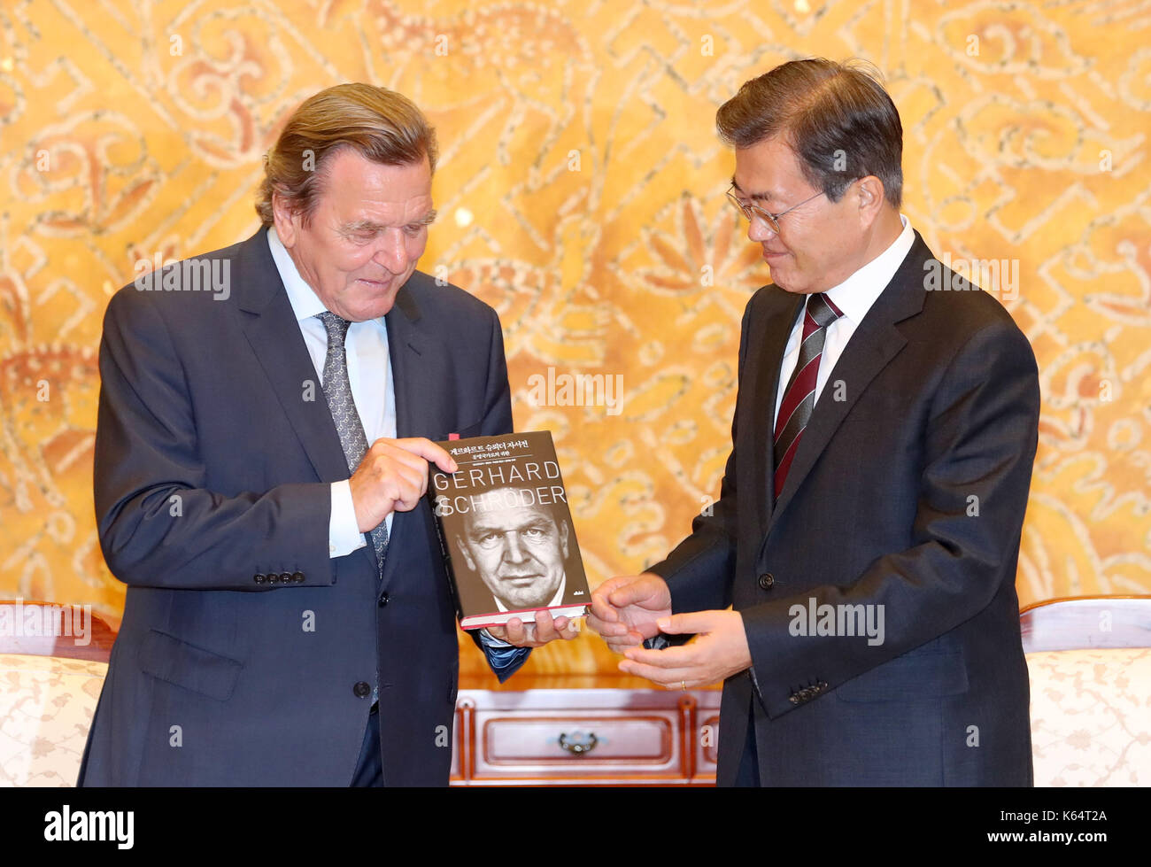 Moon meets ex-German leader Former German Chancellor Gerhard Schroeder ...