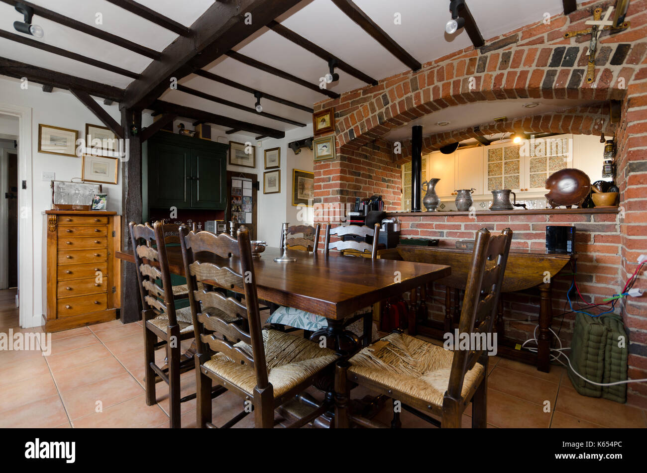 Arch beams hi-res stock photography and images - Alamy