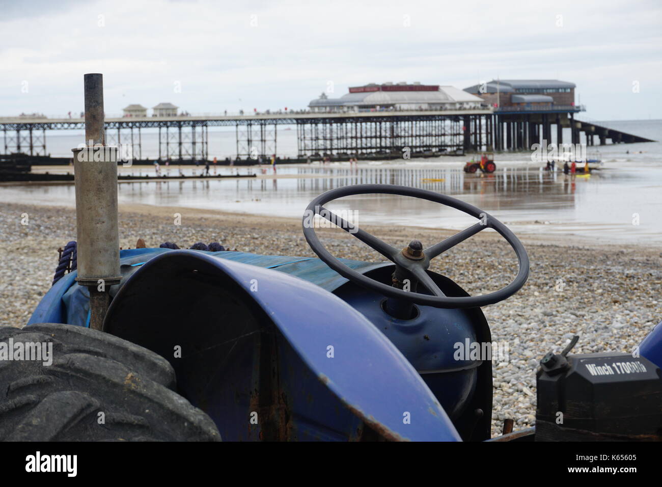 Sea tractor hi-res stock photography and images - Alamy