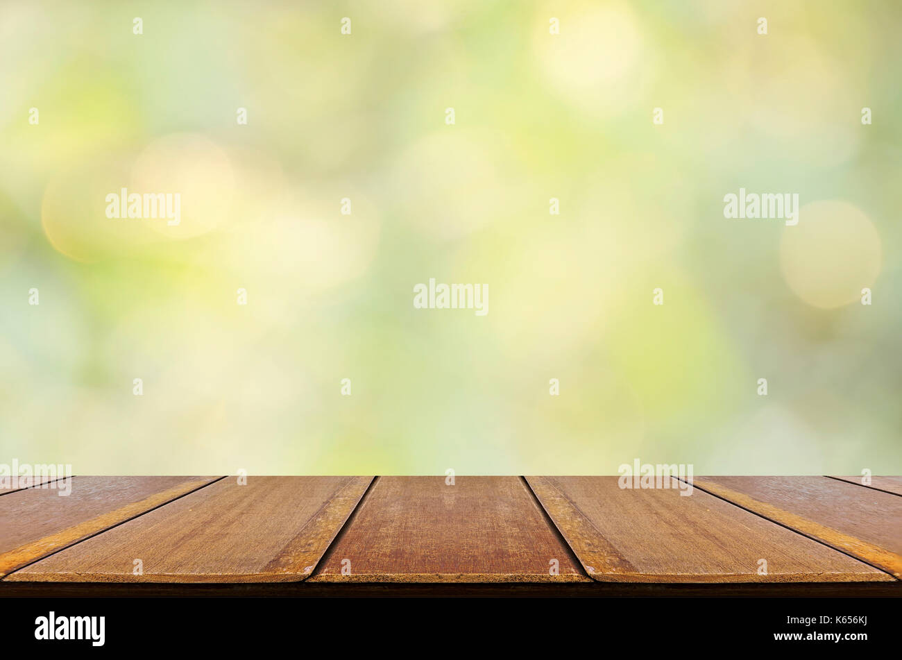 Wood counter hi-res stock photography and images - Alamy