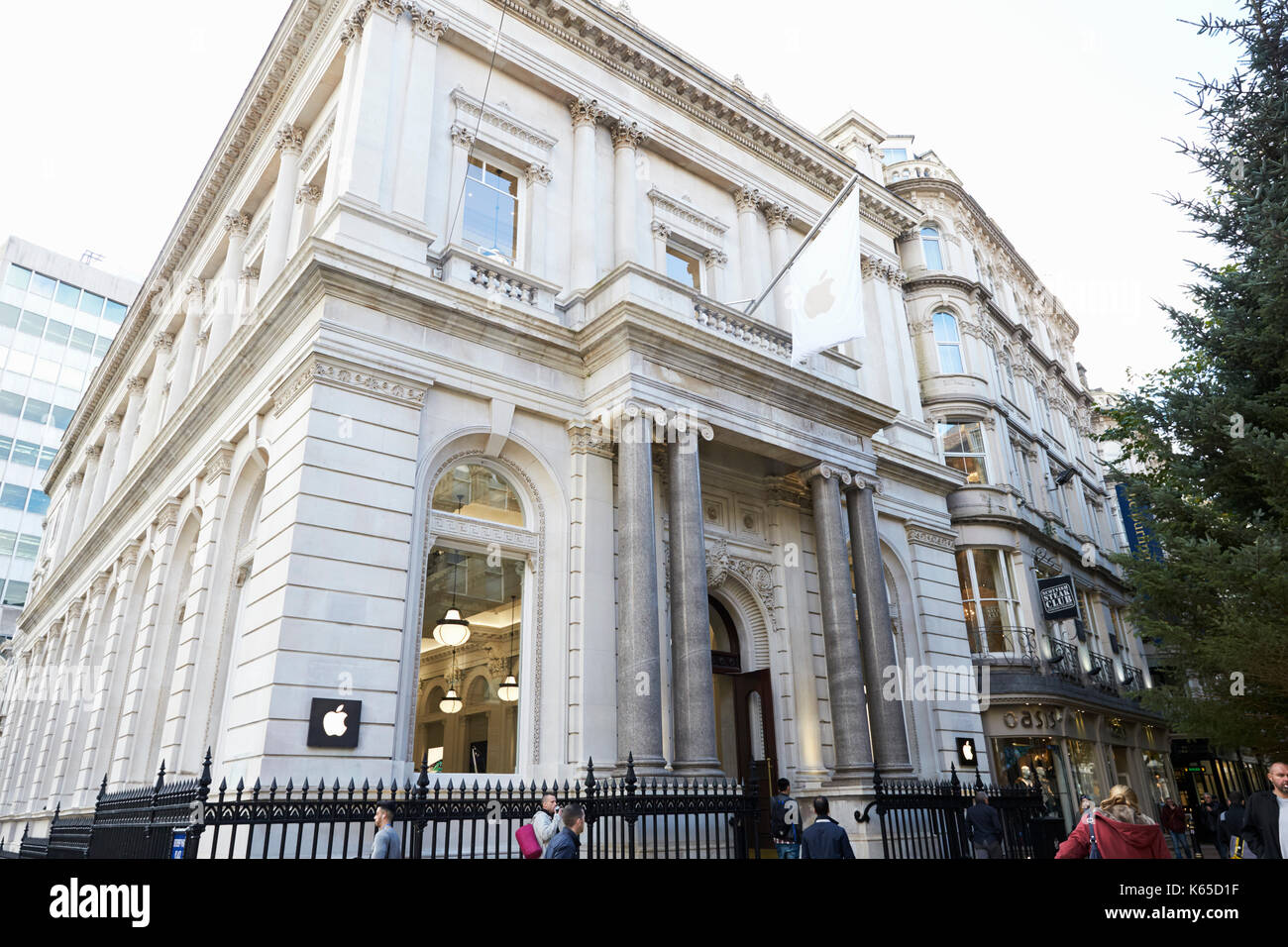 Apple store birmingham hi-res stock photography and images - Alamy