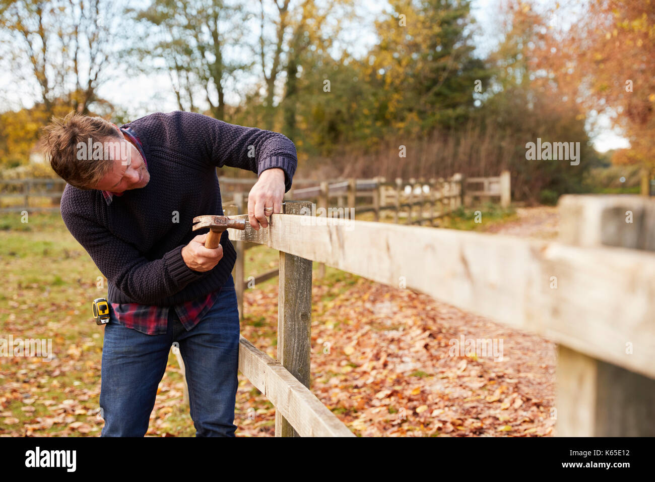 Hammer Fence Stock Photos & Hammer Fence Stock Images - Alamy