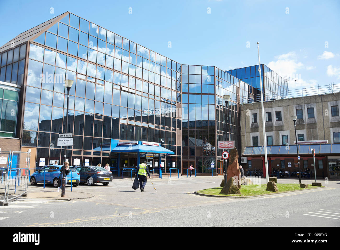 Manchester, UK - 4 May 2017: Exterior Of Manchester Royal Infirmary ...