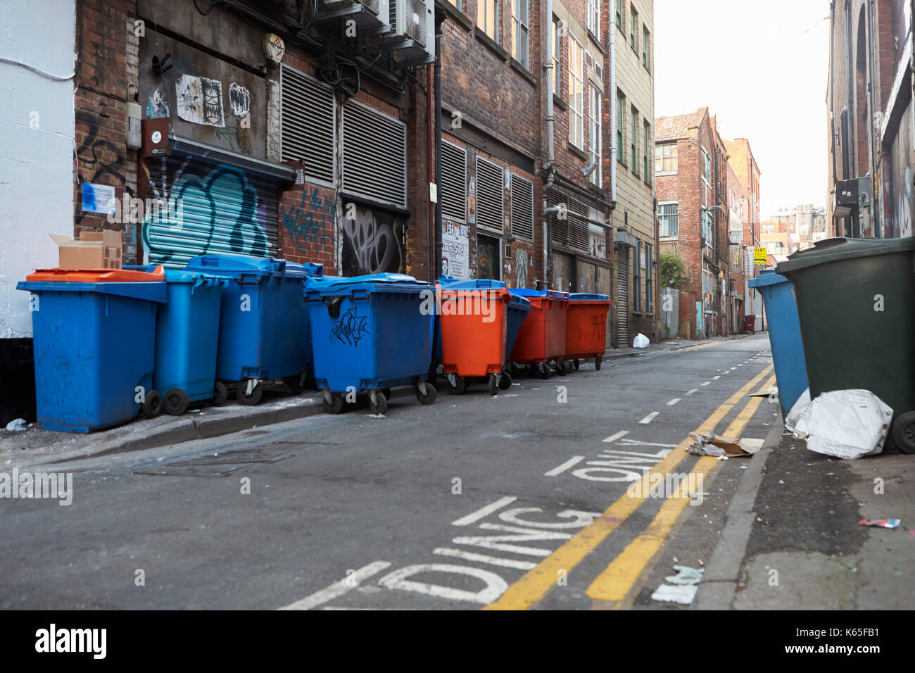 Bins in the street hi-res stock photography and images - Alamy