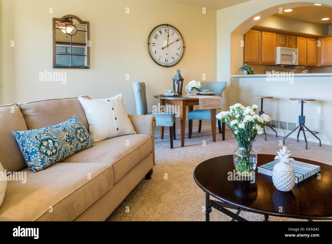 Open plan area hi-res stock photography and images - Alamy