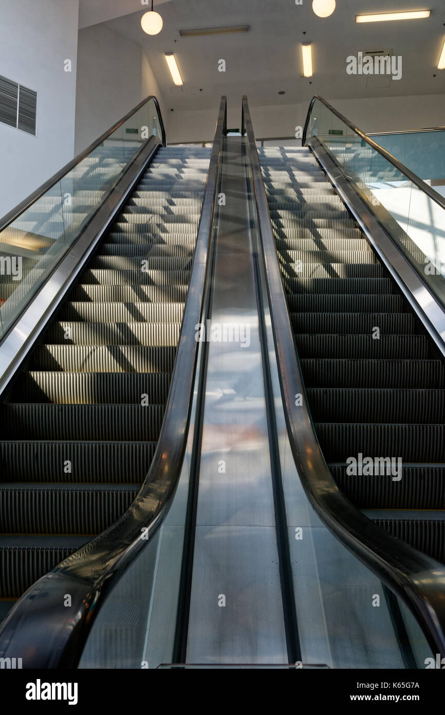 Escalator in shopping center hi-res stock photography and images - Alamy