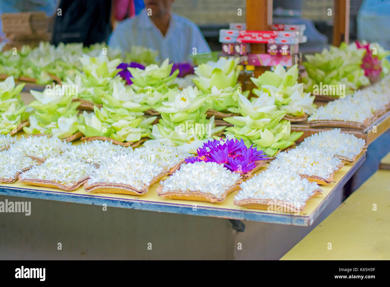 Golden casket temple hi-res stock photography and images - Alamy