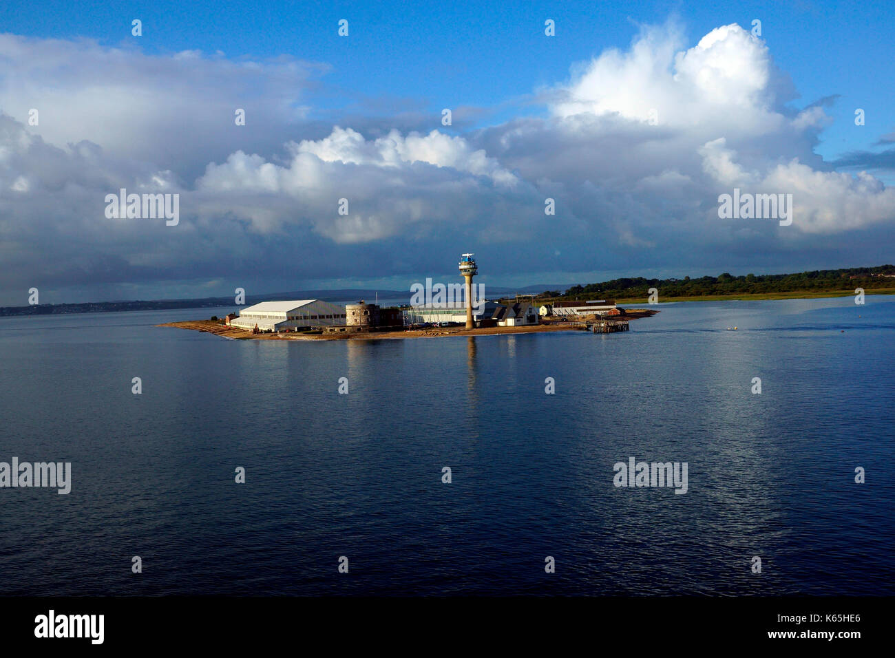 CALSHOT SPIT, CASTLE, TOWER AND HANGAR Stock Photo - Alamy