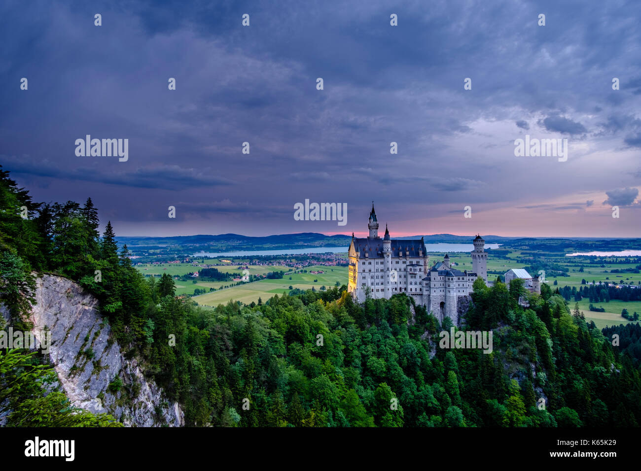 Neuschwanstein castle from marienbrucke bridge hi-res stock photography ...