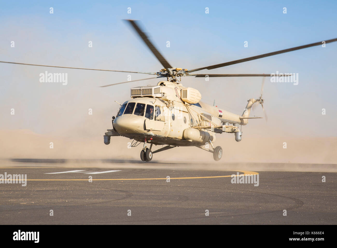 Mi 17 helicopter hi-res stock photography and images - Alamy