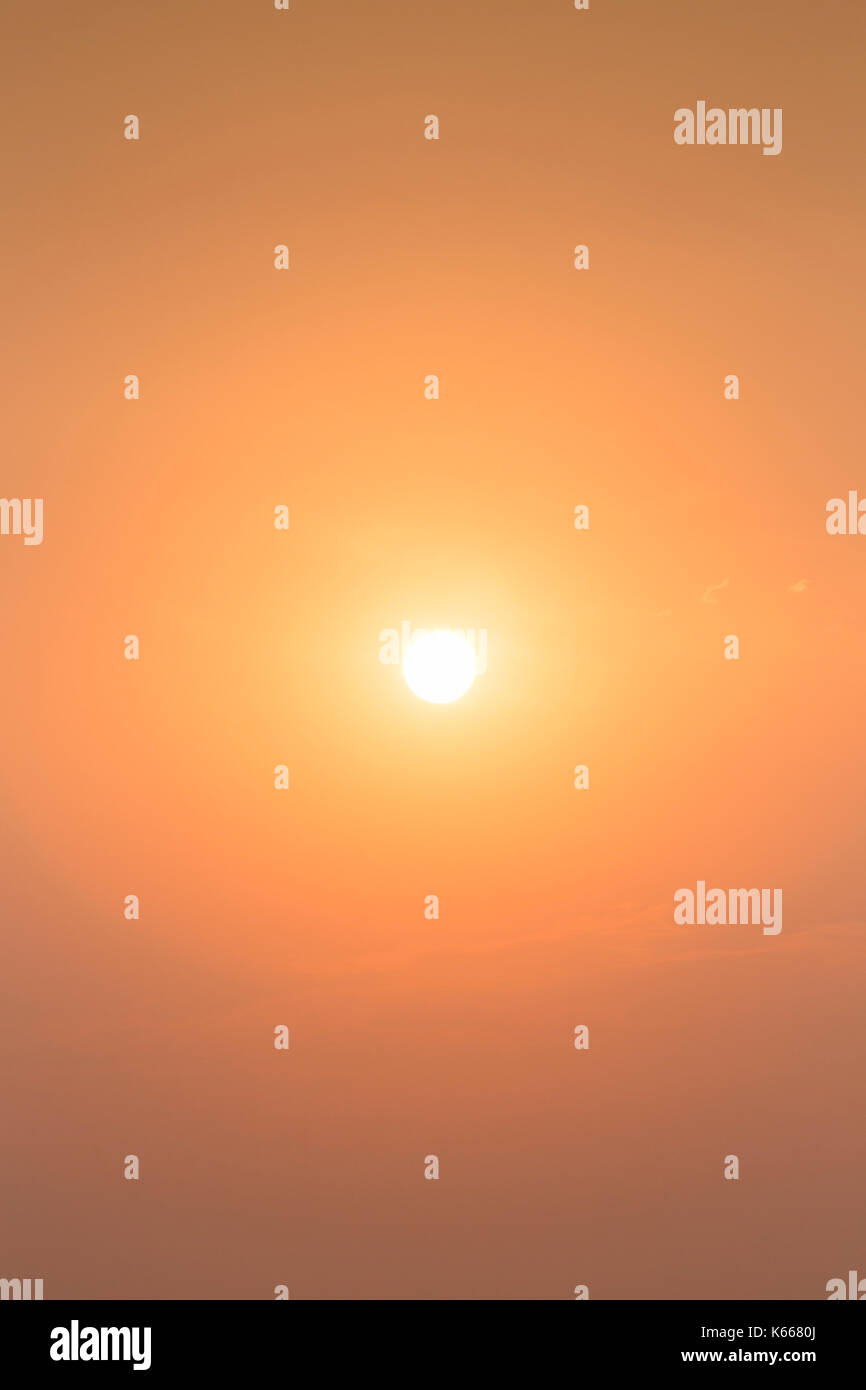 Direct view of sun hi-res stock photography and images - Alamy