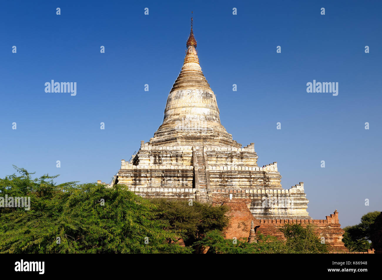 Bagan ruin hi-res stock photography and images - Alamy
