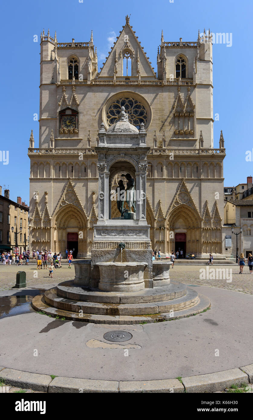 Arch based design hi-res stock photography and images - Alamy