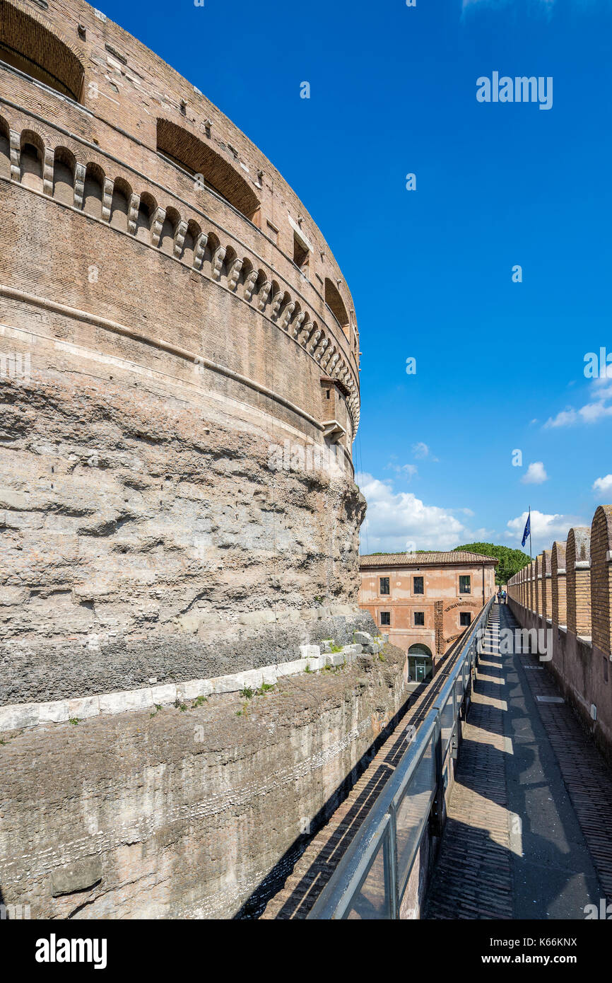 Cylindrical building hi-res stock photography and images - Alamy