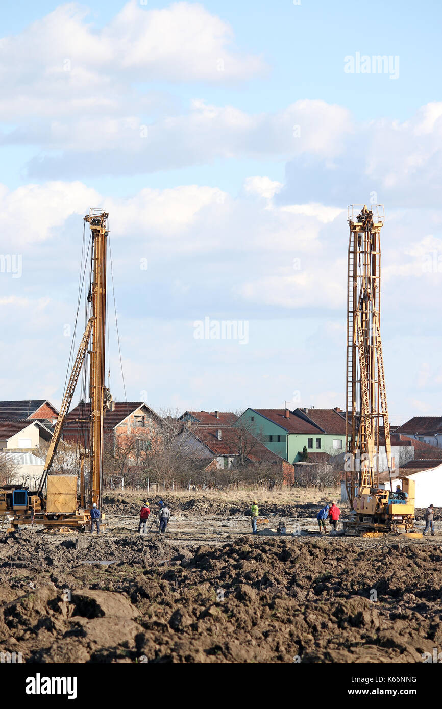 Construction excavator piling rig on hi-res stock photography and ...