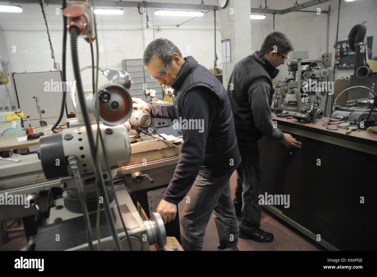 handicraft workshop for tool sharpening and high precision mechanics ...