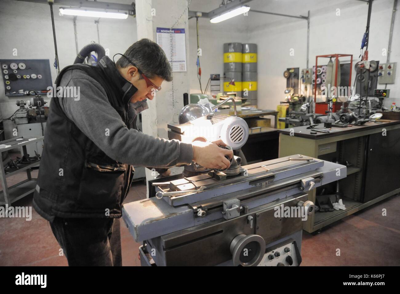 handicraft workshop for tool sharpening and high precision mechanics ...