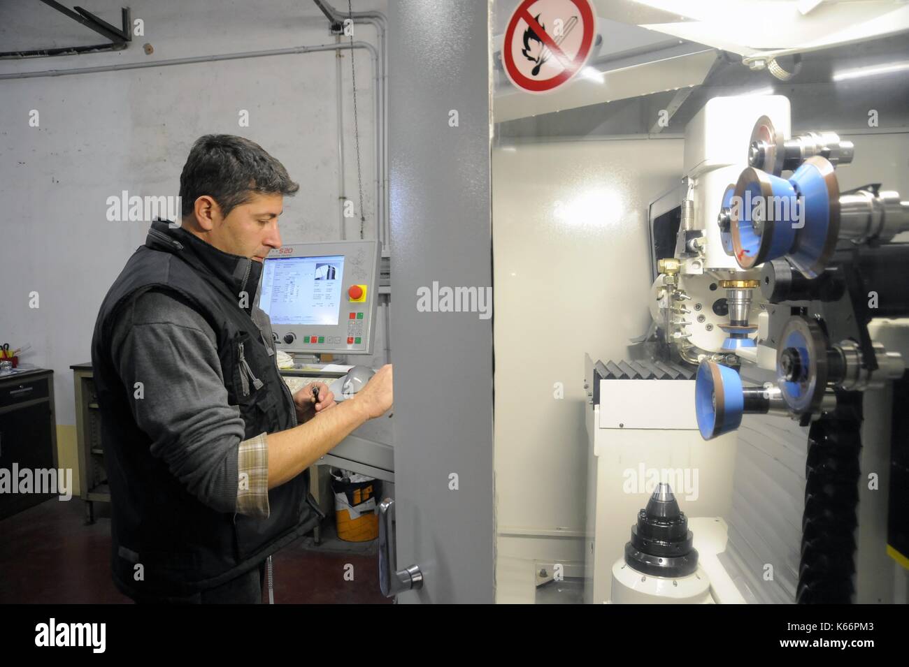 handicraft workshop for tool sharpening and high precision mechanics ...